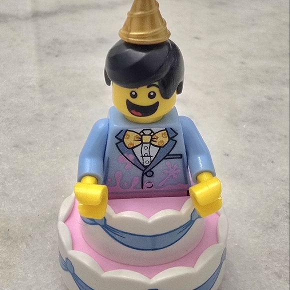 Lego | Toys | Lego Birthday Cake Guy With Stand Series 8 Collectible ...
